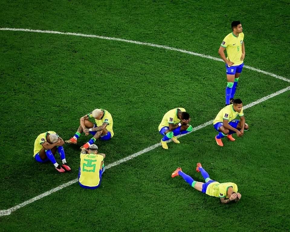 Fifa World Cup 2022 Heartbreaking Pictures Of Brazil Players After ...